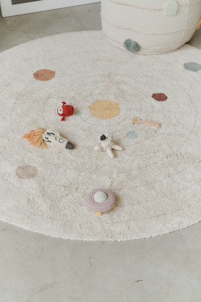 Waschbarer Spielteppich Sonnensystem – Lorena Canals