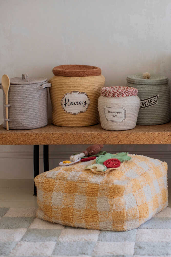Honey baskets store